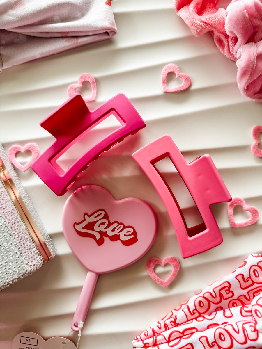 More Amour • Basic Claw – Ruby Red & Co.